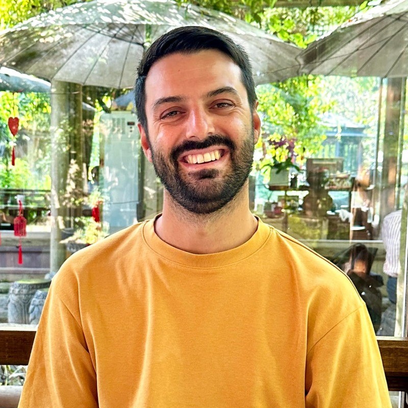 Luca Mussari - Digital Nomad, Entrepreneur, and Indie Maker